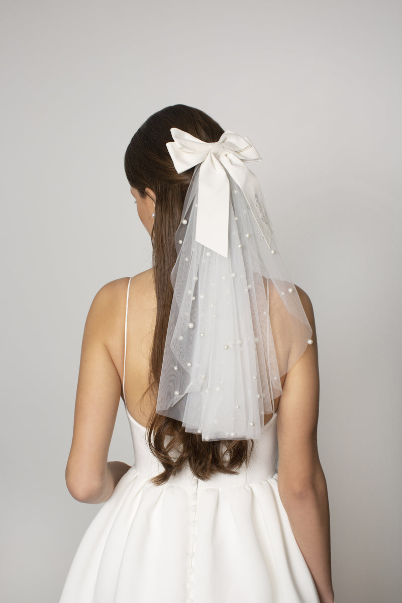 Pearleen Mini Veil – For The Love Of Pearls